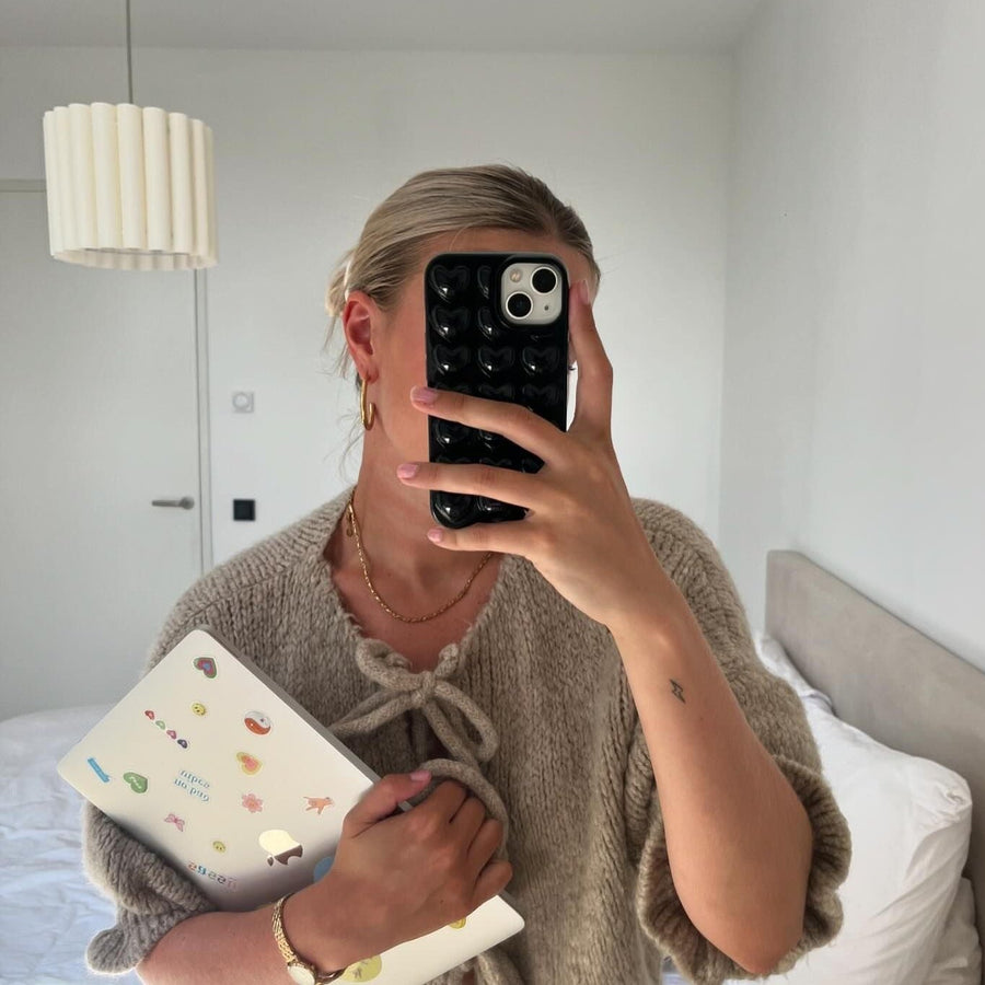 xoxo Wildhearts Heartbreaker Black - iPhone 17 Pro case